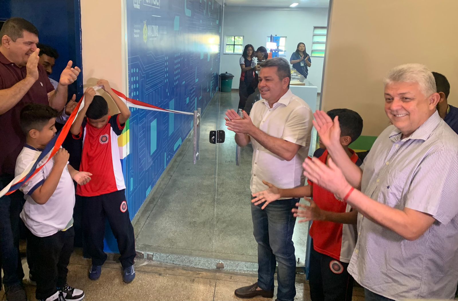 Governo do AM inaugura laboratório no Ceti Gilberto Mestrinho